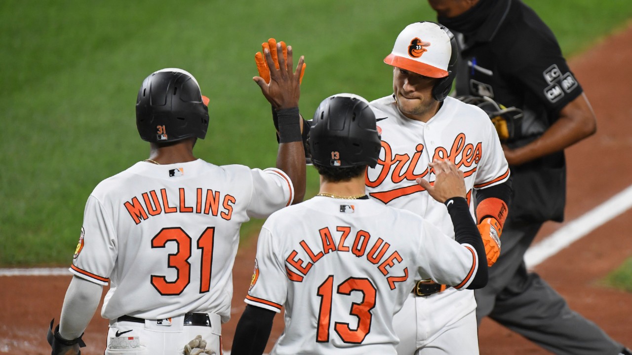 Orioles slug three homers in nine-run third, pummel Braves