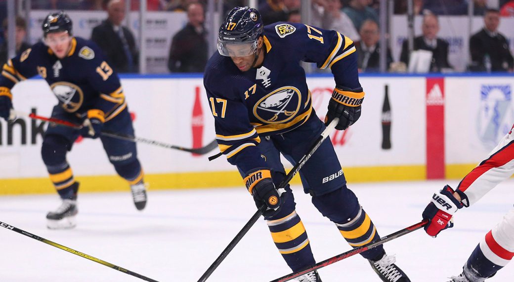 Maple Leafs sign forward Wayne Simmonds to one-year deal