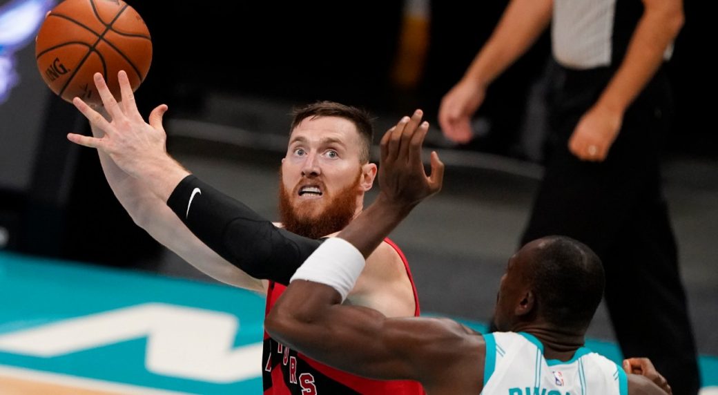 Raptors' Aron Baynes brings fierce screen game to offence