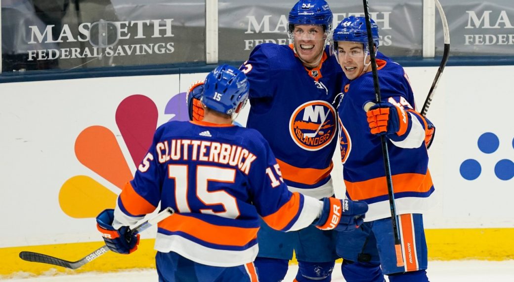 Islanders cruise past Sabres for fifth-straight win