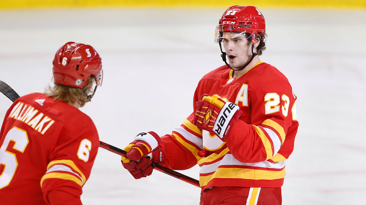 Sean Monahan scores twice for Flames in win over Canadiens - Sportsnet.ca