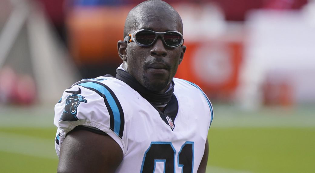 Vikings bring back DE Stephen Weatherly after one season with Panthers
