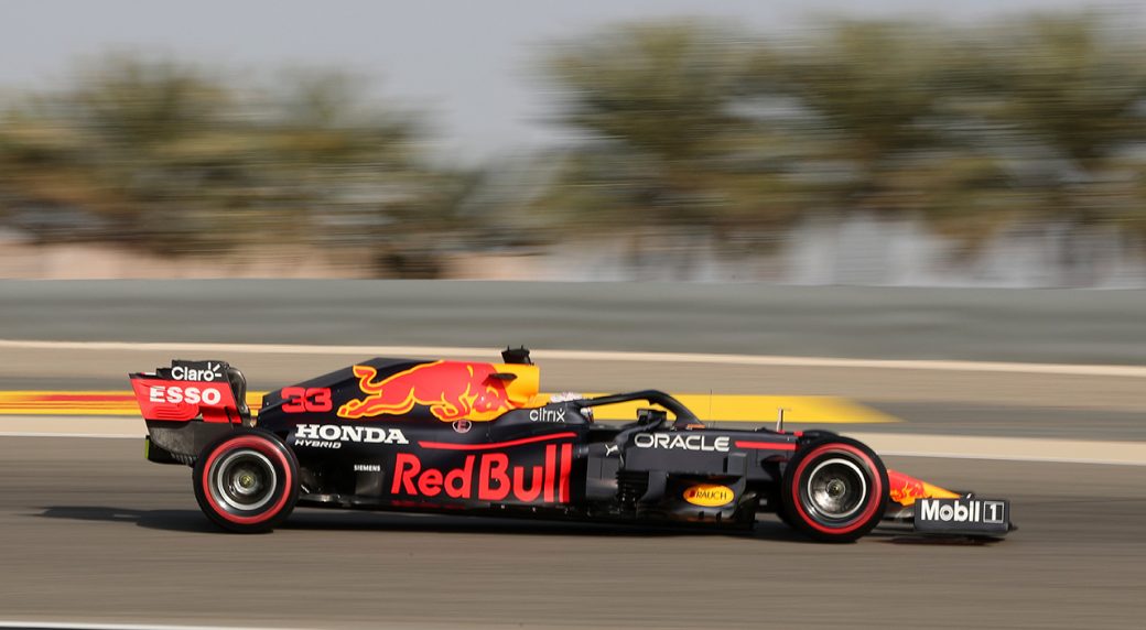 Verstappen takes superb pole at Bahrain GP ahead of Hamilton