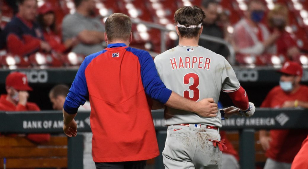 Harper hit in face, leaves game as Phillies beat Cardinals