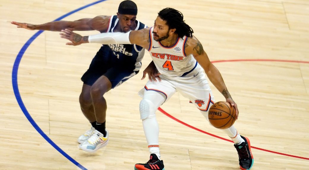 Knicks' Derrick Rose to miss at least eight weeks after right ankle surgery