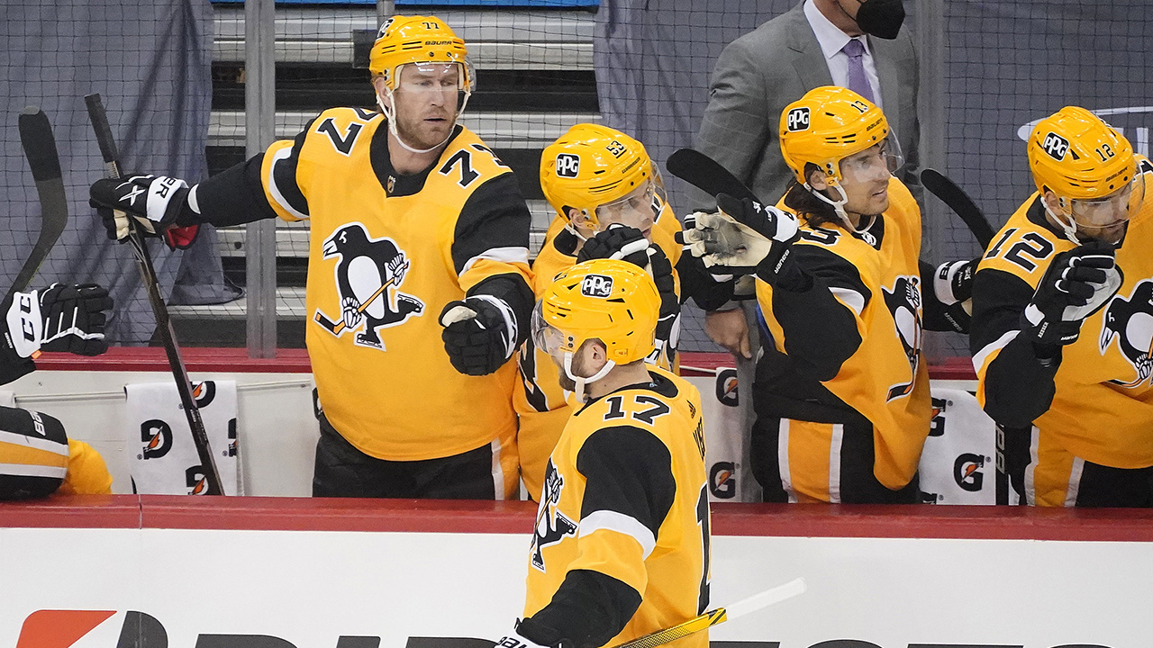 Penguins hold off Islanders to win Game 2, pull even in series ...