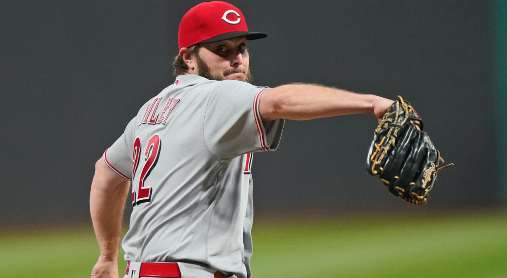 Reds' Wade Miley throws MLB's fourth no-hitter of season vs. Indians