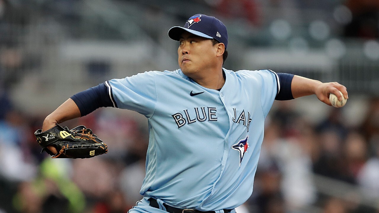 Blue Jays' Ryu at his crafty best in old-school pitching duel ...