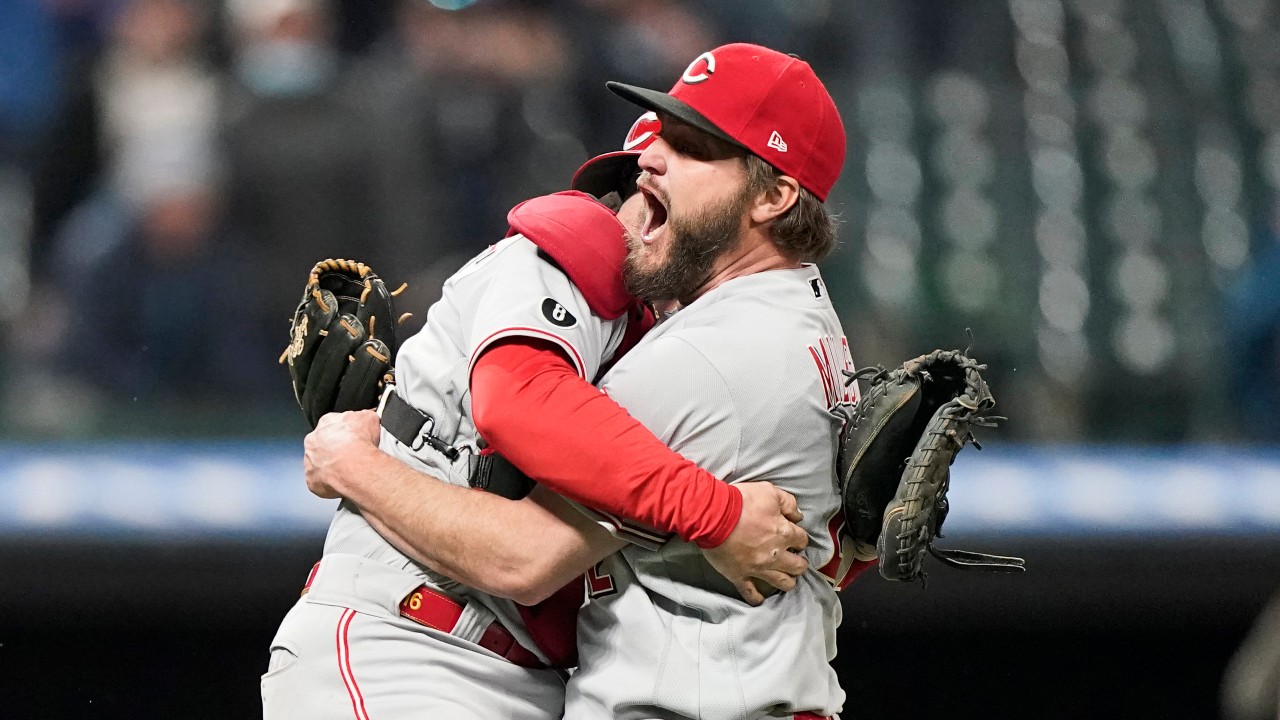 Reds' Wade Miley throws MLB's fourth no-hitter of season vs. Indians ...