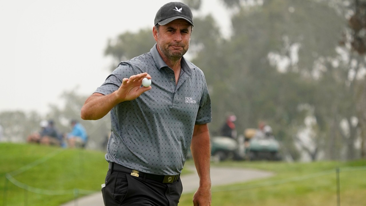 Bland makes senior major debut, ties lead at PGA Championship ...