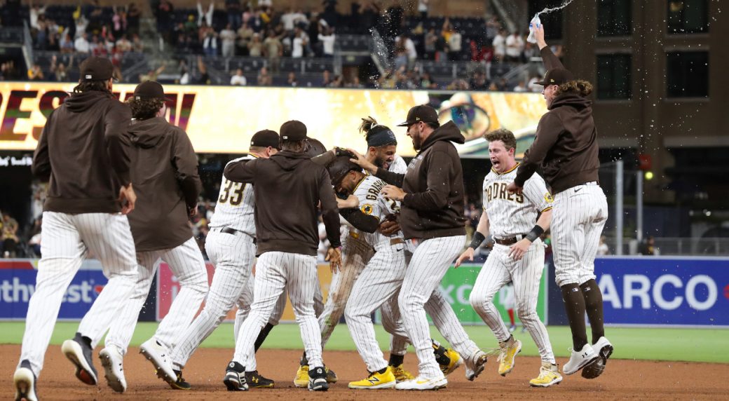 Padres overcome 8-run deficit, matching franchise record to beat Nationals