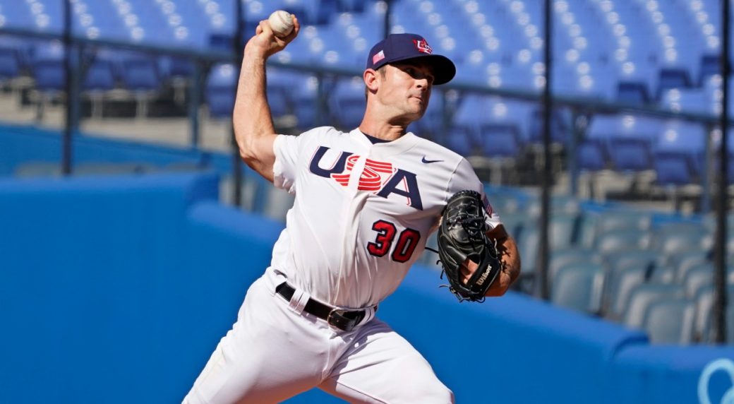Rays sign reliever David Robertson after winning silver in Tokyo