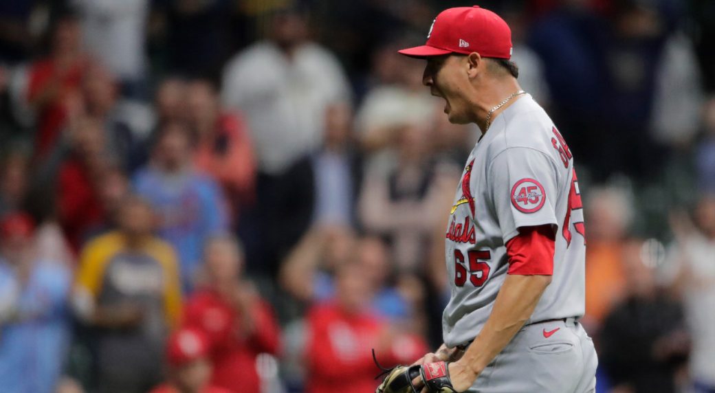 Gallegos agrees to 2-year, $11M contract with Cardinals