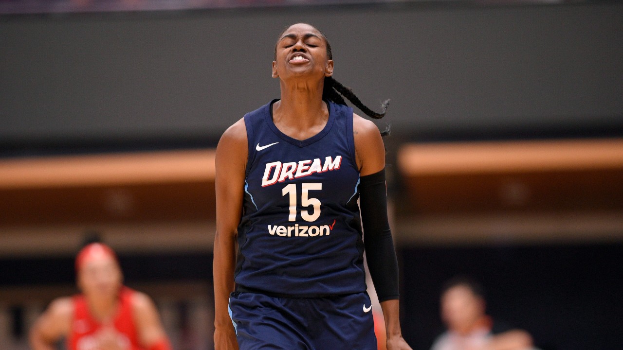 Hayes scores season high 31 to lead Dream past Fever - Sportsnet.ca