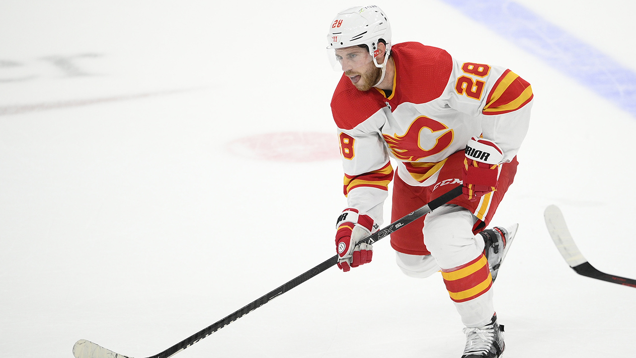 Canucks fired up by additional depth Lindholm provides: ‘It’s huge for us’