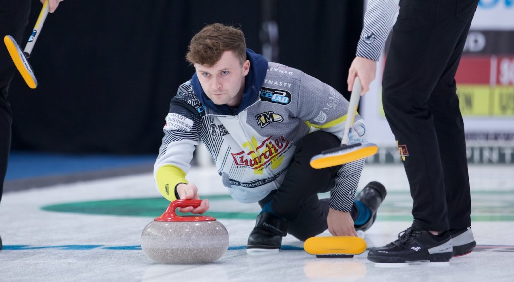 Mouat defeats Ruohonen to begin GSOC Masters quest