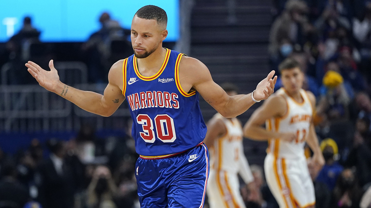 Curry puts on a show with 50 points, 10 assists in Warriors' win over ...