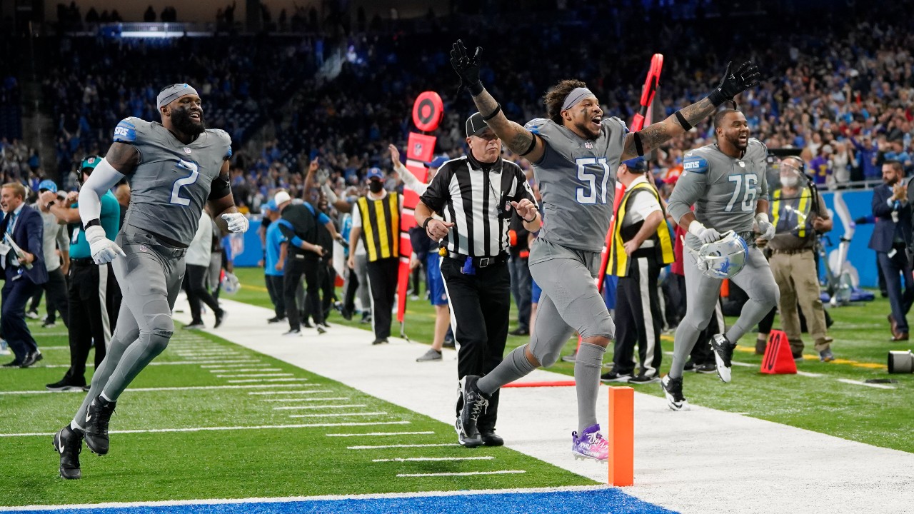 NFL Sunday Roundup: Lions finally win, Steelers edge Ravens in thriller
