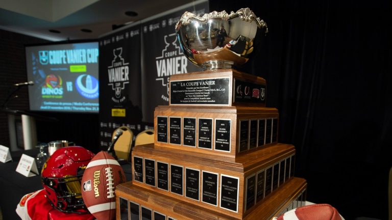 U Sports football playoffs: Carabins, Thunderbirds among teams in ...