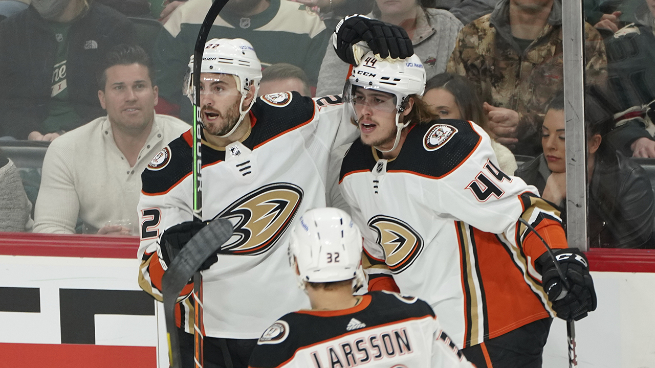 Wild score four goals in final frame, twice in four seconds, to rout ...