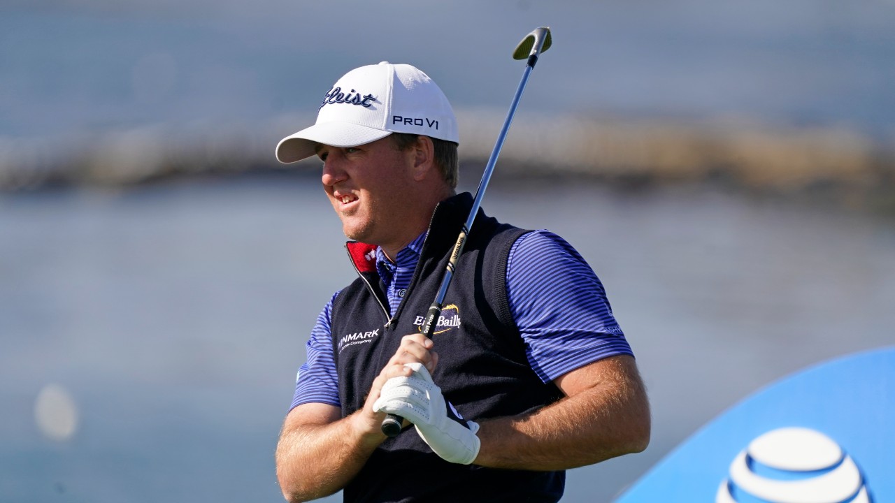 Gorgeous day at Pebble and Tom Hoge has a scorecard to match - Sportsnet.ca