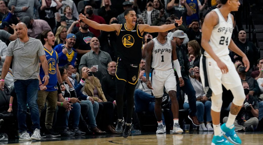Warriors rest stars, beat Spurs to extend win streak to seven
