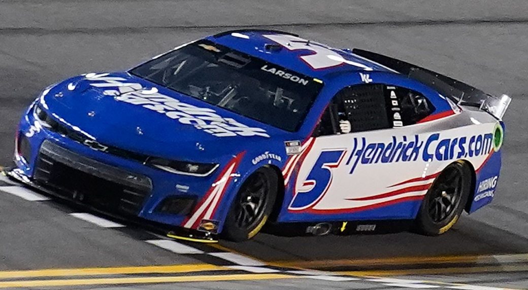 Larson holds off Dillon, Suarez for NASCAR win at Fontana