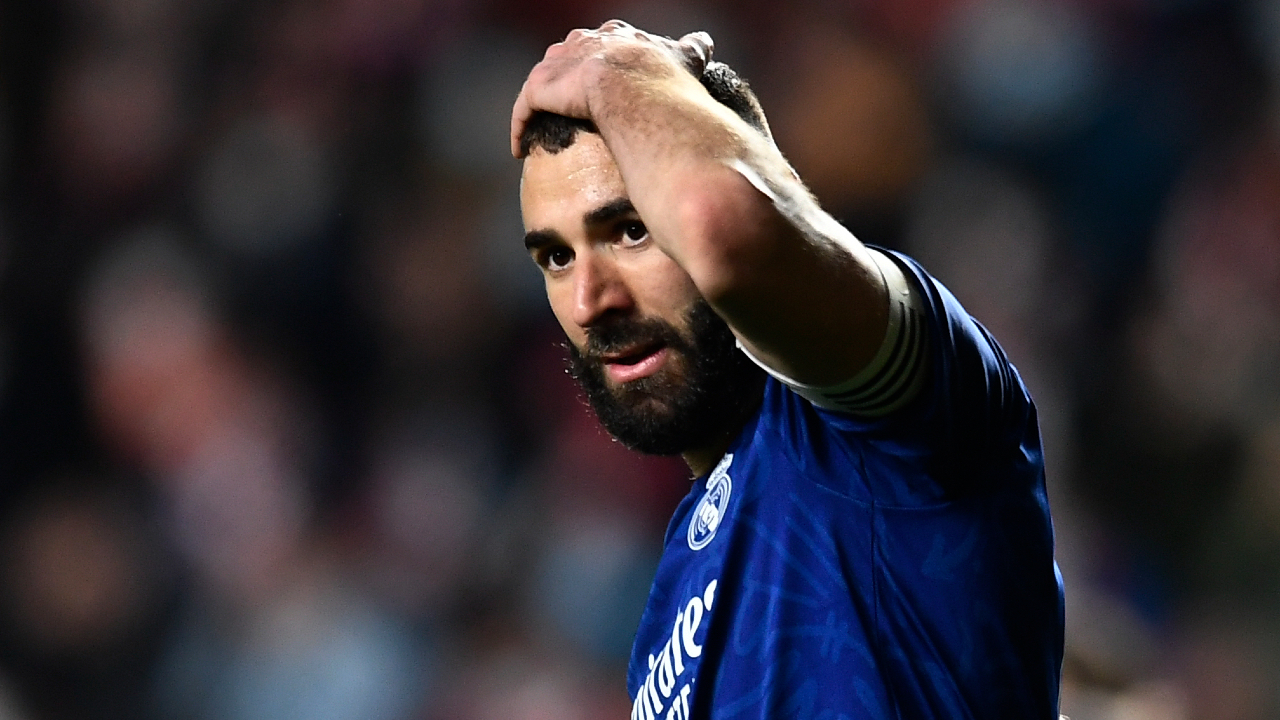 Real Madrid’s Benzema ruled out of ‘el clasico’ with leg injury