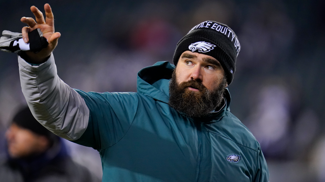 Jason Kelce apologizes for cell phone incident before Bucs-Chiefs game ...