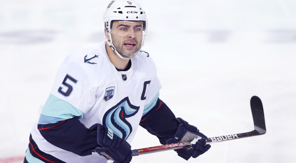 Watch Live: Maple Leafs' Mark Giordano, Colin Blackwell meet reporters