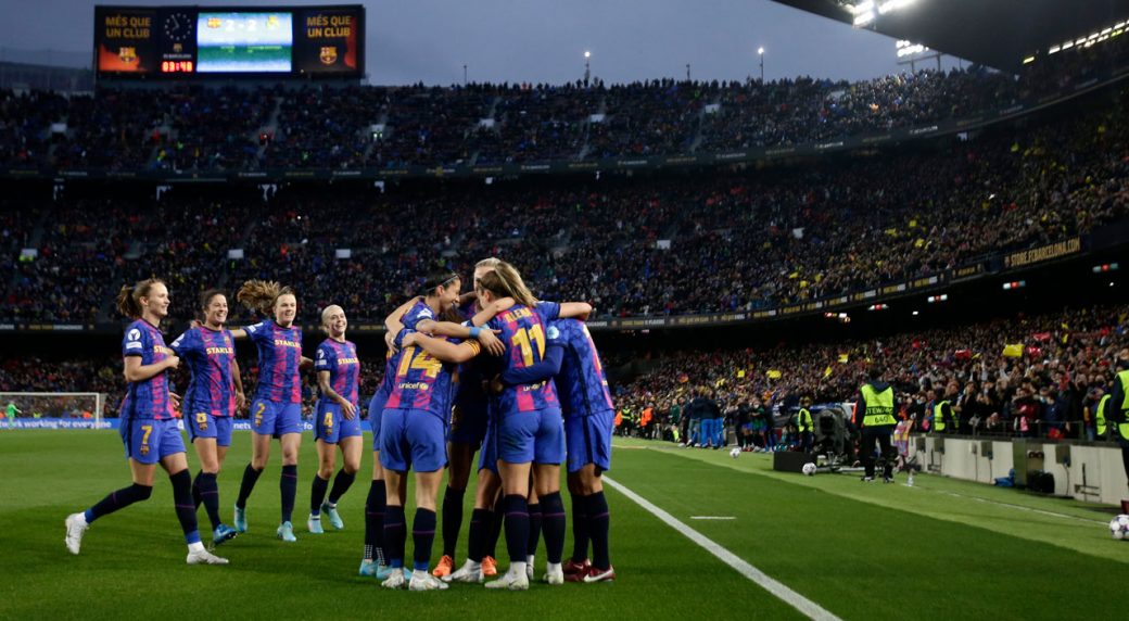 Women's soccer celebrates record crowd of 91,533 at Camp Nou