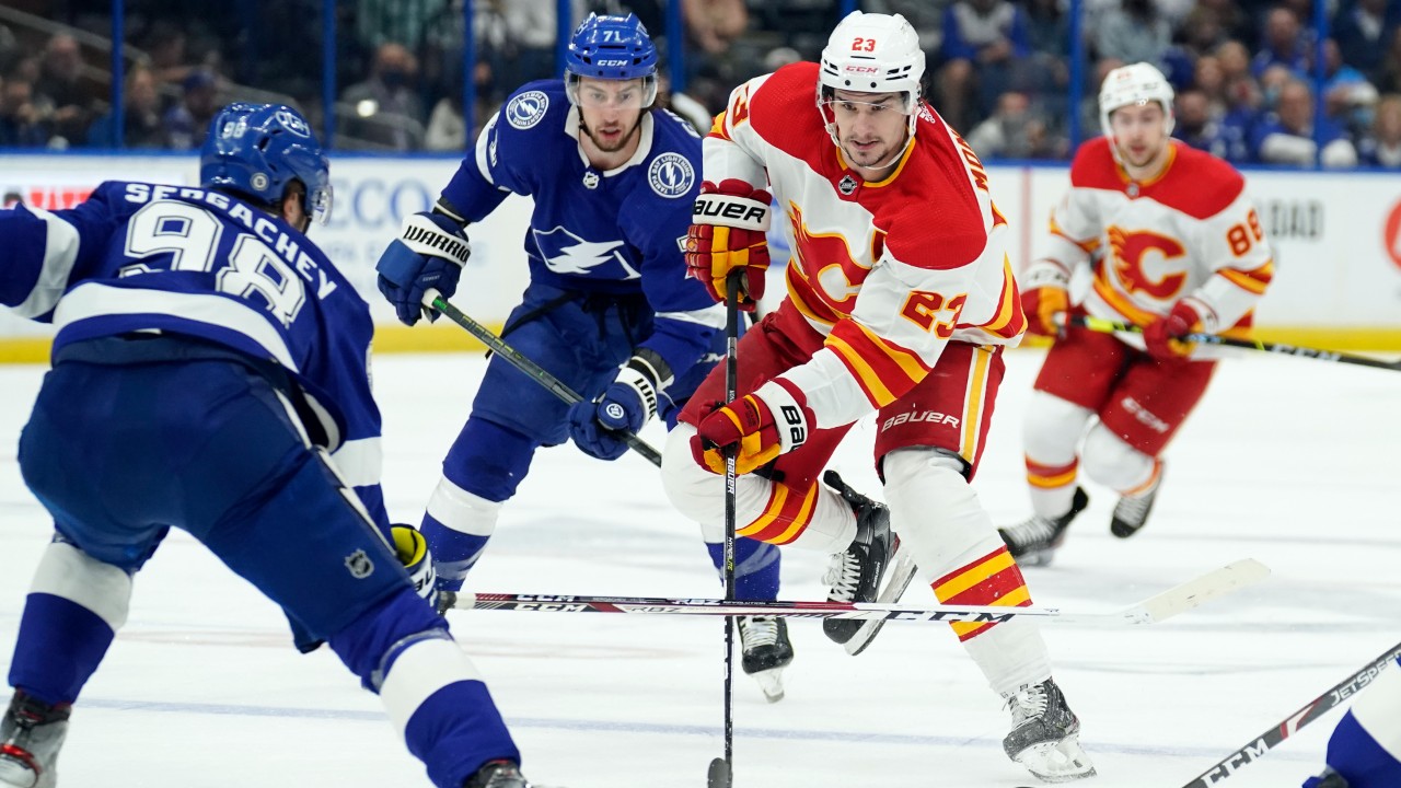 Flames centre Sean Monahan named healthy scratch vs. Coyotes - Sportsnet.ca