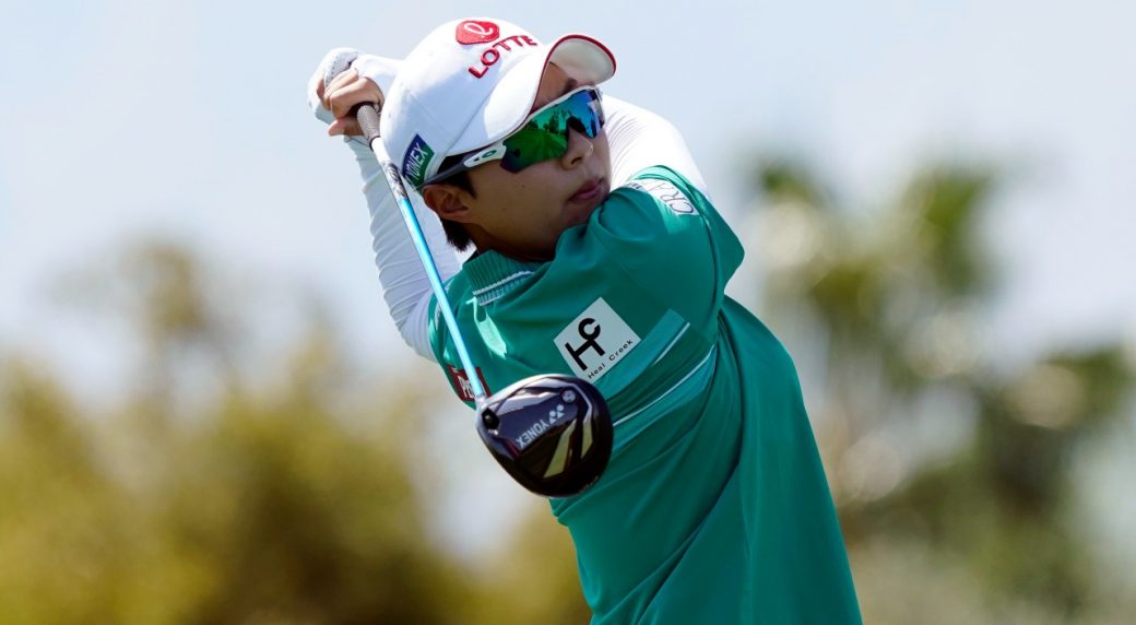 Hjo Joo Kim shoots second 67, takes three-stroke lead at Lotte Championship