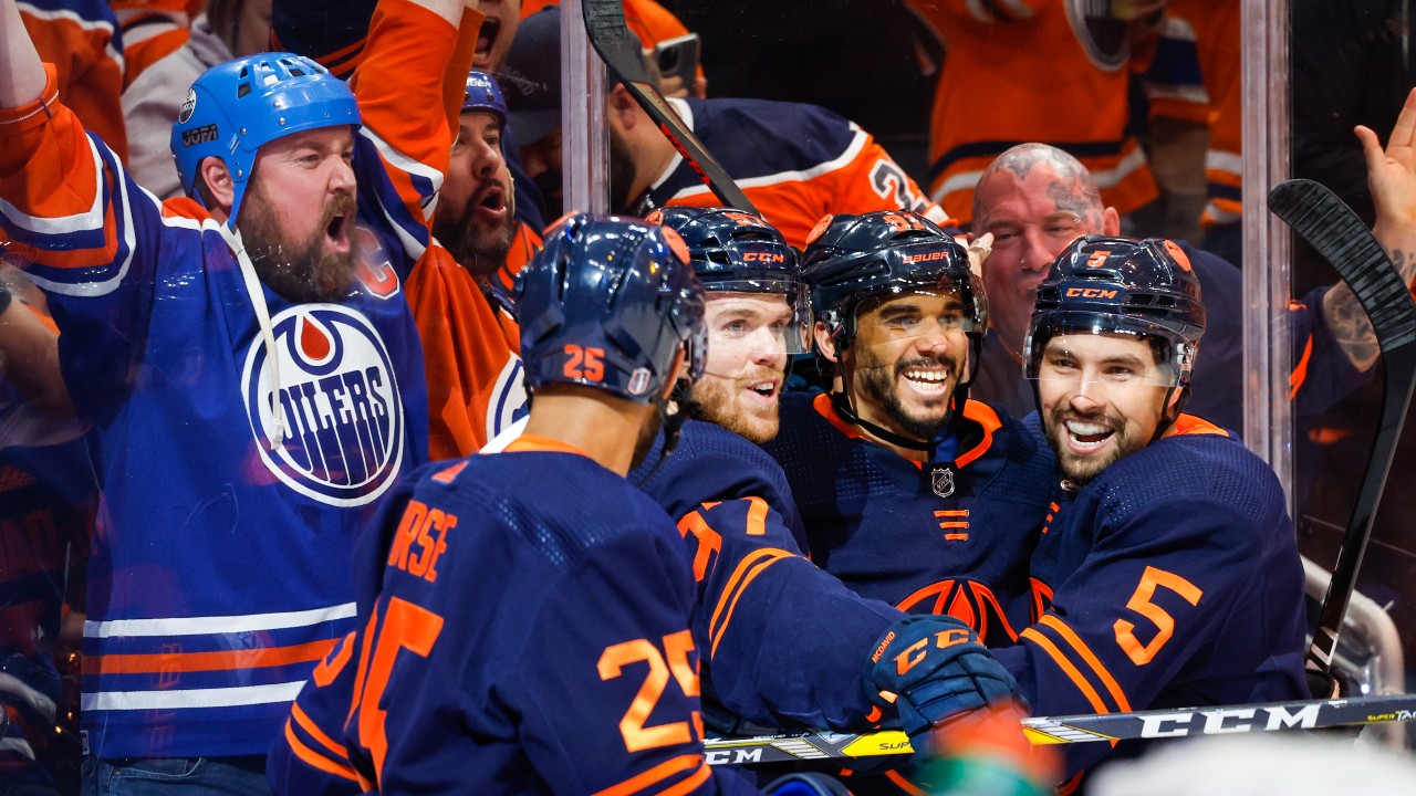 Kane notches hat trick as Oilers take 2-1 series lead over Flames