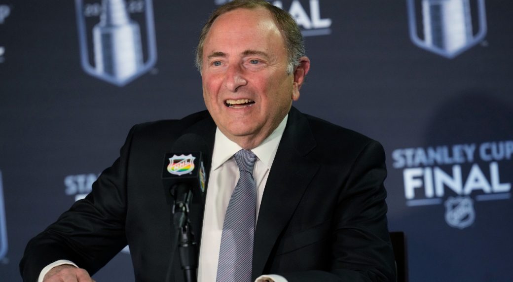 Bettman says NHL projected to set revenue record this season