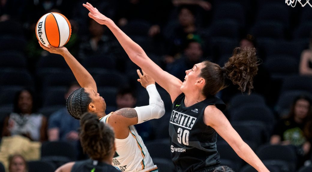 Dream's Durr ruled out for season, needs hip surgery