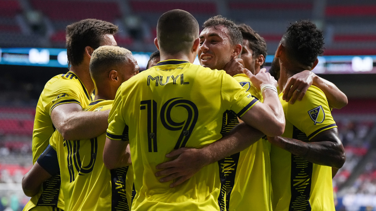 Whitecaps' playoff drive hits big pothole in loss to Nashville ...