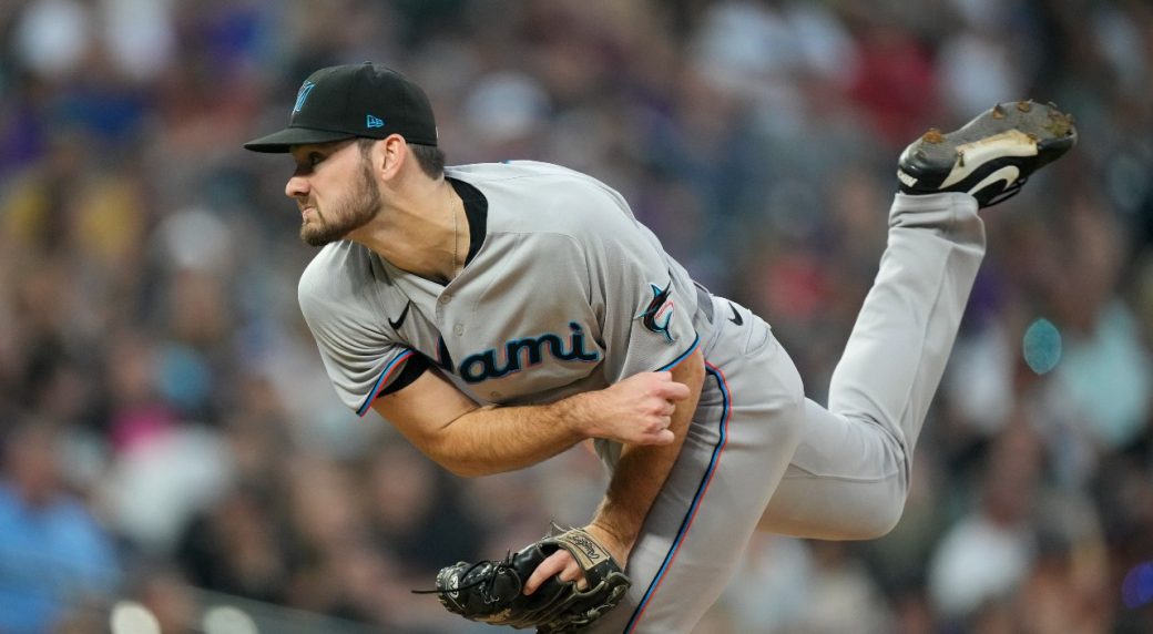 Blue Jays bolster bullpen, acquire Anthony Bass, Zach Pop from Marlins