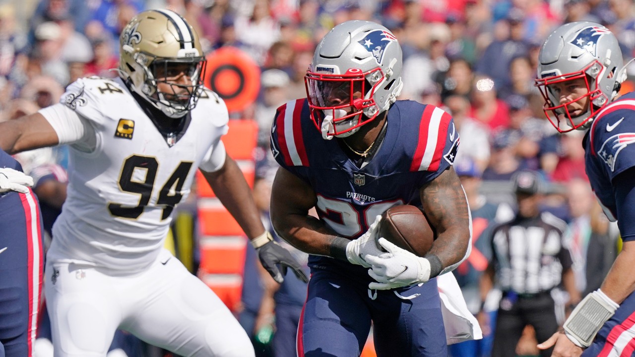 James White, three-time Super Bowl winner with Patriots, announces ...