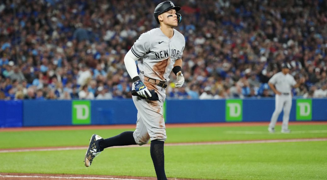 Fans boo as Blue Jays walk Yankees' Judge four times, stuck at 60 HR