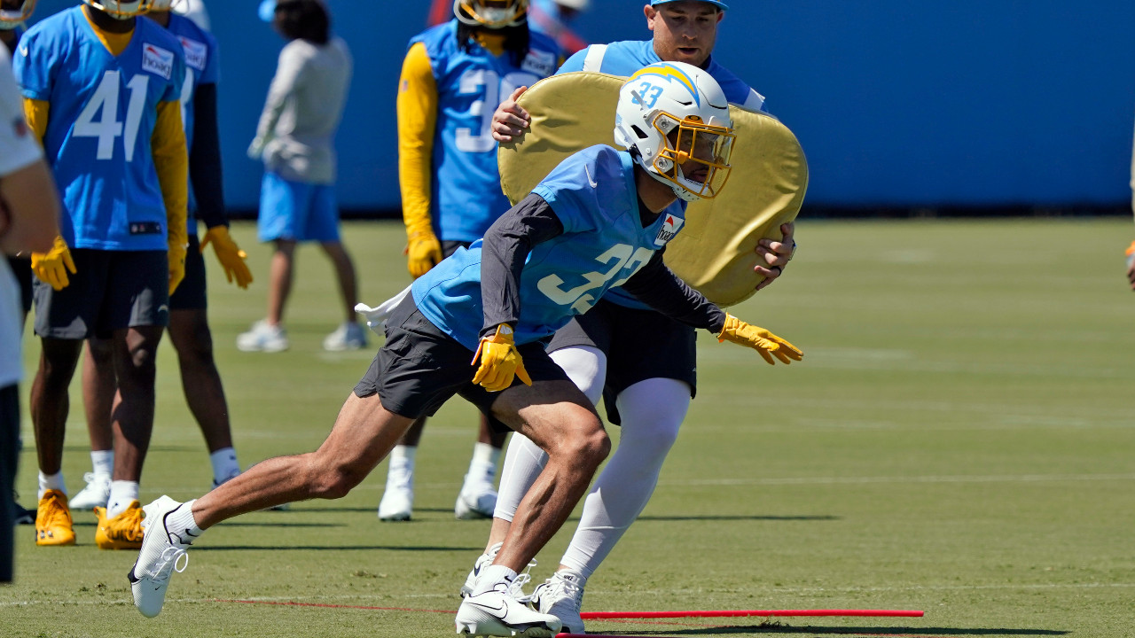 Former Calgary Dino Deane Leonard now a rookie with Los Angeles Chargers