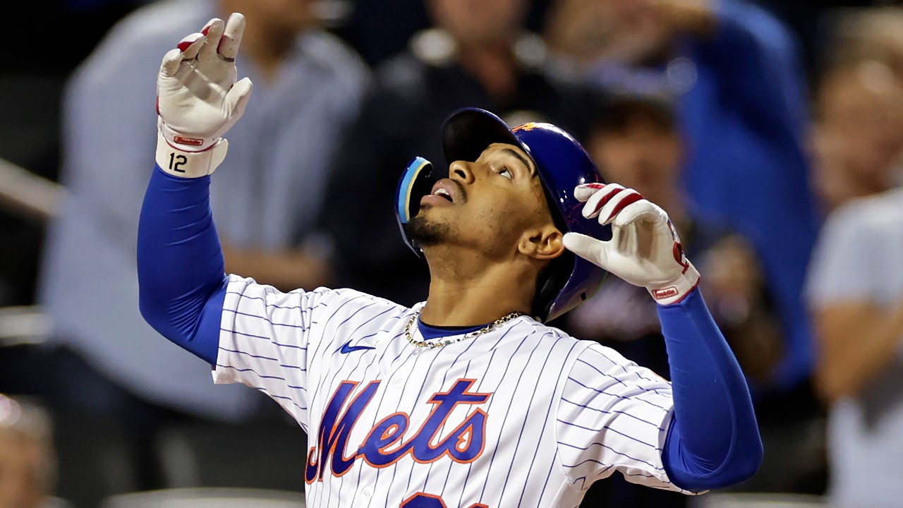 MLB Playoffs Watch: Mets beat Pirates on Roberto Clemente Day to extend ...