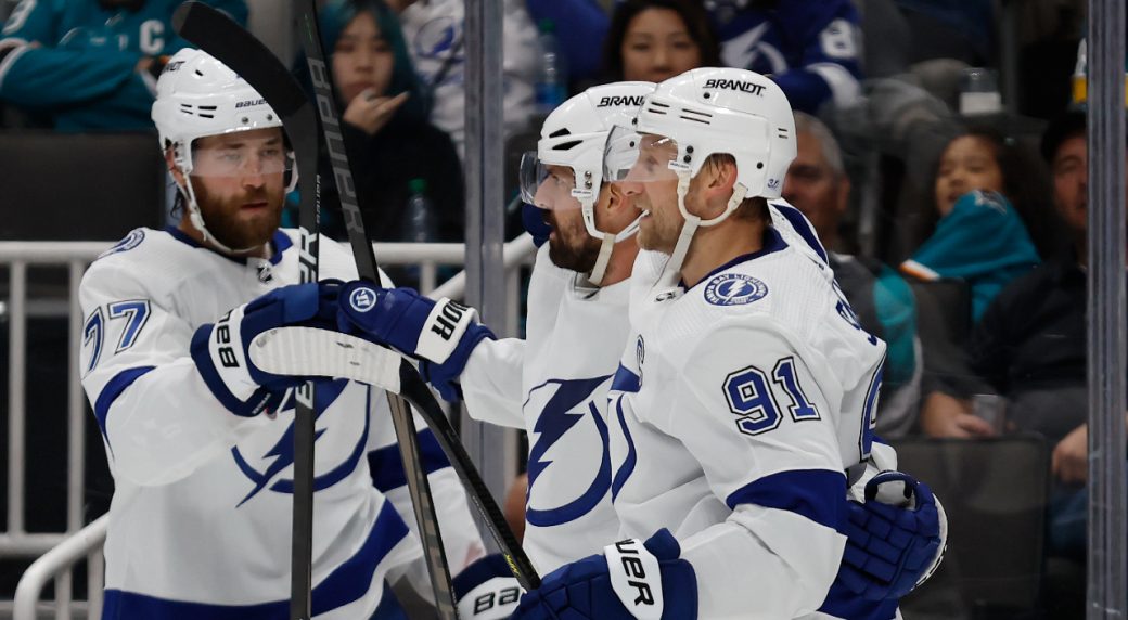 Kucherov scores late in the third as Lightning defeat Sharks