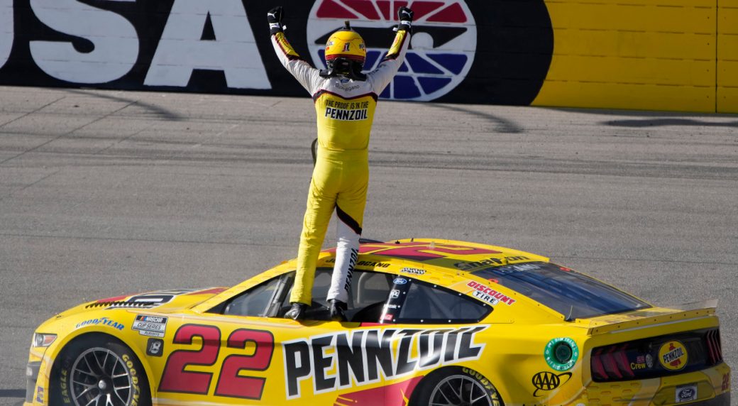 Logano wins at Las Vegas to earn spot in NASCAR title race