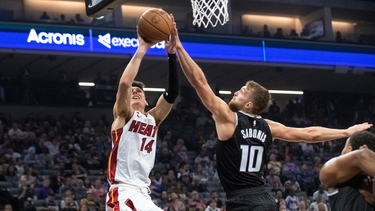 Kings outlast Heat, win first game of Mike Brown era - Sportsnet.ca