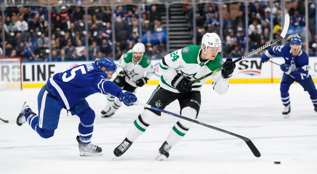 Robertson scores OT winner in season debut, Maple Leafs beat Stars