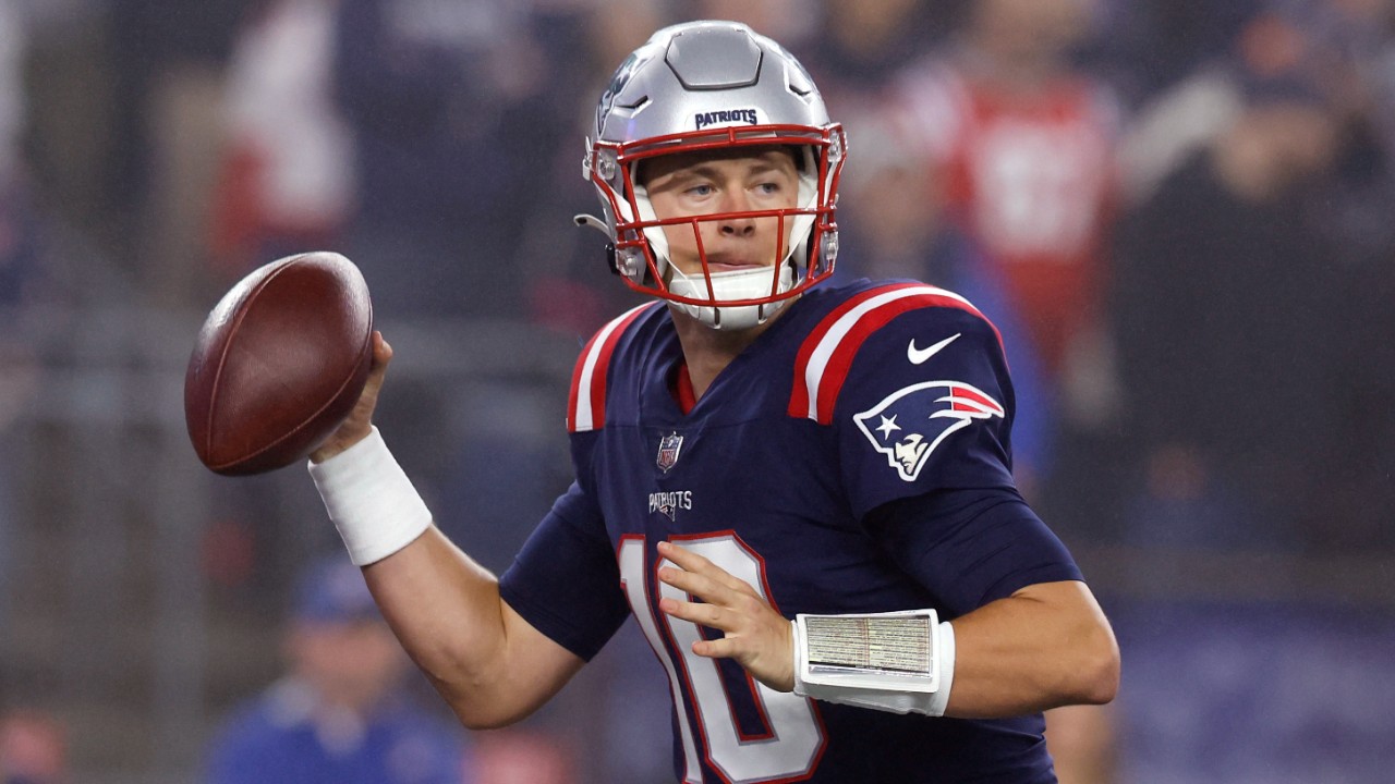 Patriots QB Jones to be evaluated for low hit on Bengals cornerback ...