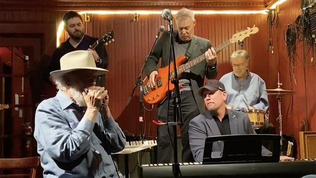Raptors head coach Nick Nurse joins former professor's band on stage ...