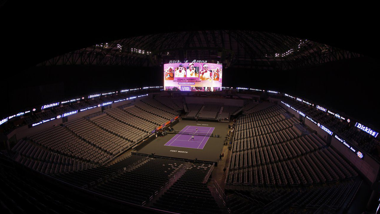 WTA Finals open with delay; defending doubles champions win - Sportsnet.ca