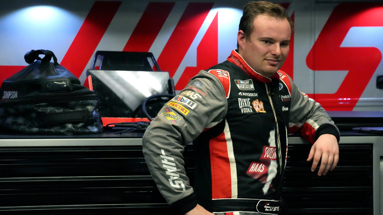 Custer holds off Allgaier, wins first NASCAR Xfinity Series title ...